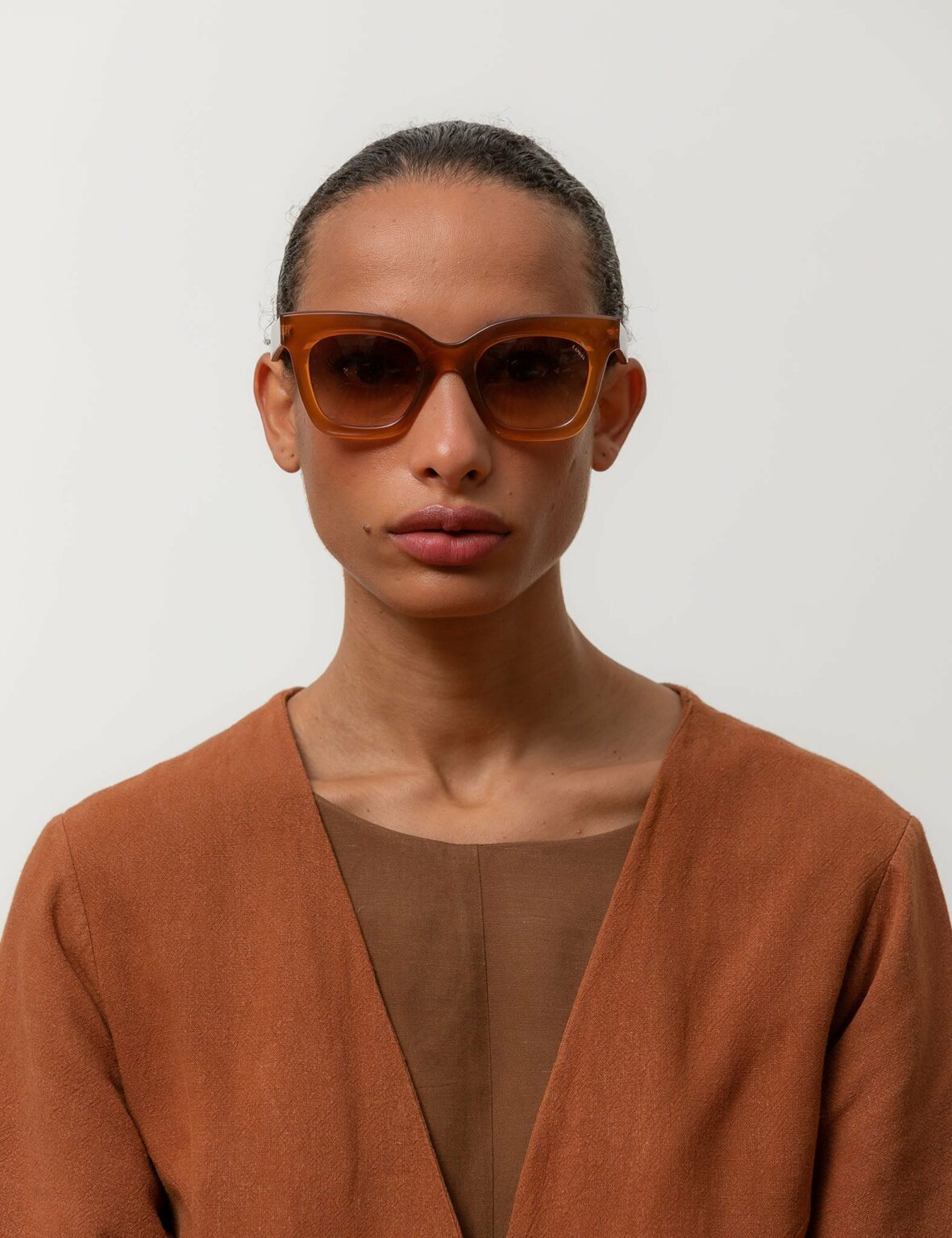 Lisa X - Le Bar à Lunettes by Thibaut – Opticien à Liège